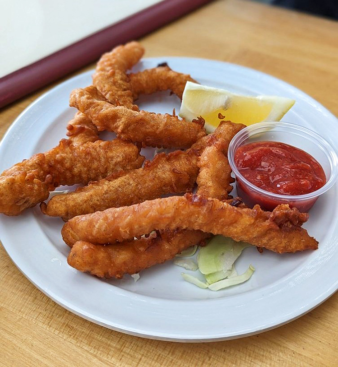 Calamari so perfectly fried it makes you forget all those rubbery, chewy versions that give squid a bad name.