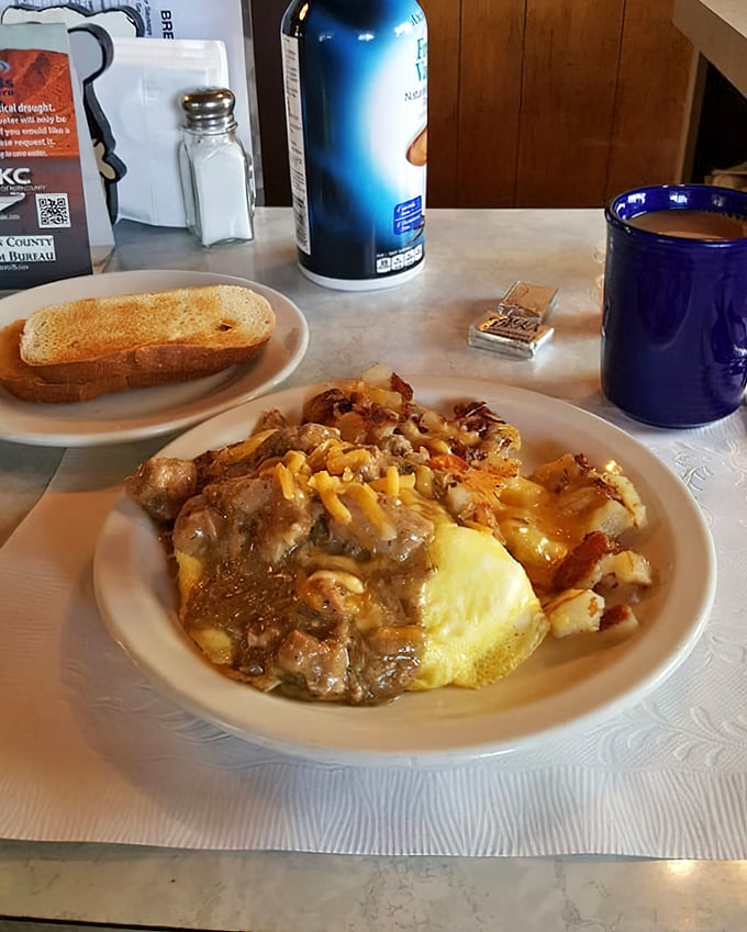 Green chile blankets eggs in a warm embrace that says "good morning" in the best possible way.