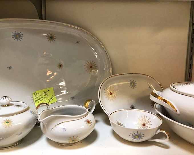 Grandma's china has competition! This delicate starburst pattern dinnerware set is ready to elevate your next dinner party from "meal" to "occasion."