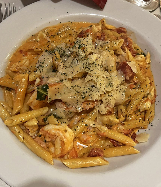 Pasta that's dressed better than most people at the beach, loaded with seafood treasures that would make Neptune himself jealous. 