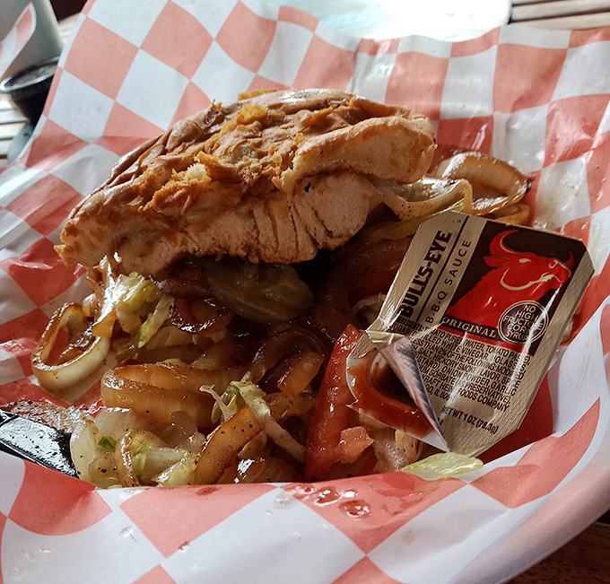 Even the chicken sandwich gets the royal treatment. Fresh veggies and that perfectly grilled chicken prove this isn't just a one-trick pony.