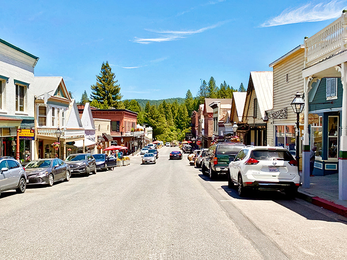 Broad Street's gentle curve reveals the town's perfect proportions. Like Main Street USA without the admission fee or costumed characters.