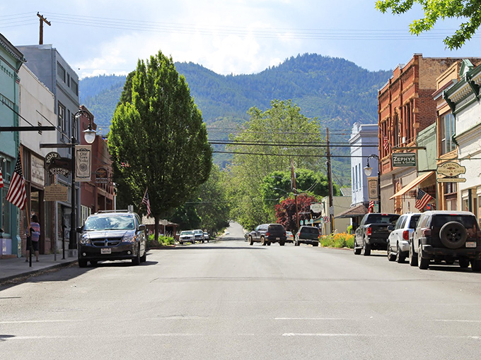 Summer days in Yreka offer that perfect small-town tableau &ndash; historic buildings, mountain views, and not a parking meter in sight.