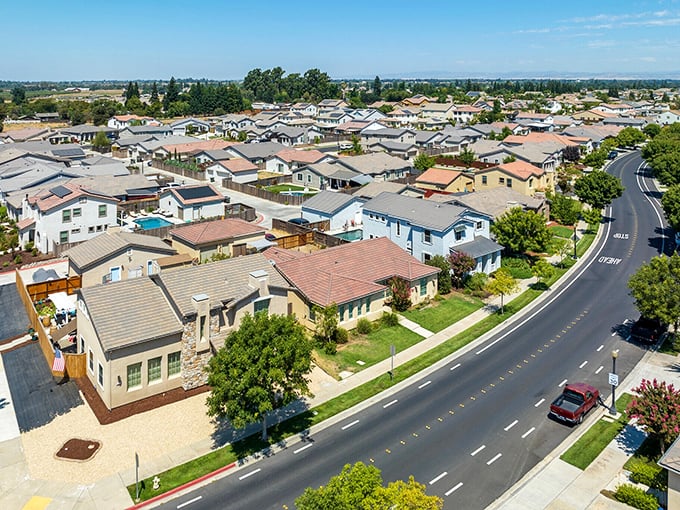 Oakdale neighborhoods feature well-maintained homes with actual yards&mdash;a California luxury that doesn't require a tech mogul's salary to afford.