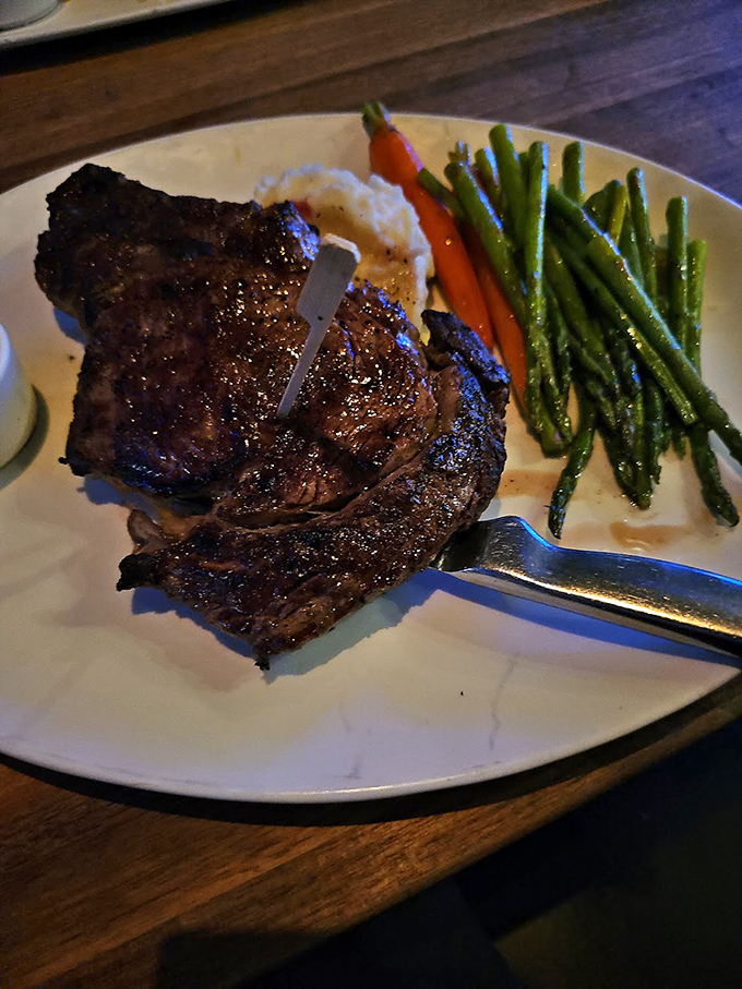 A steak that demands respect and green beans that somehow avoid the tragic fate of most restaurant vegetables&mdash;being forgettable.