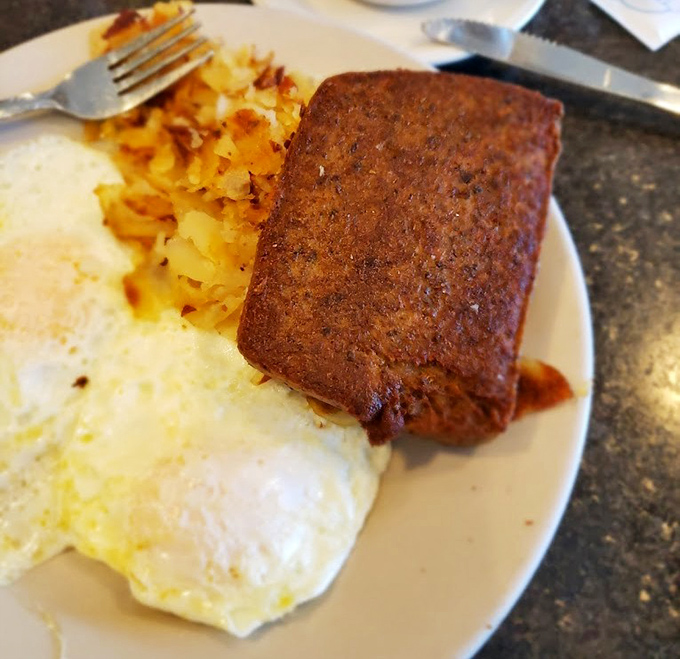 Scrapple: Pennsylvania's mysterious breakfast meat that divides families but unites true diner aficionados. Crispy outside, soft inside &ndash; culinary poetry.