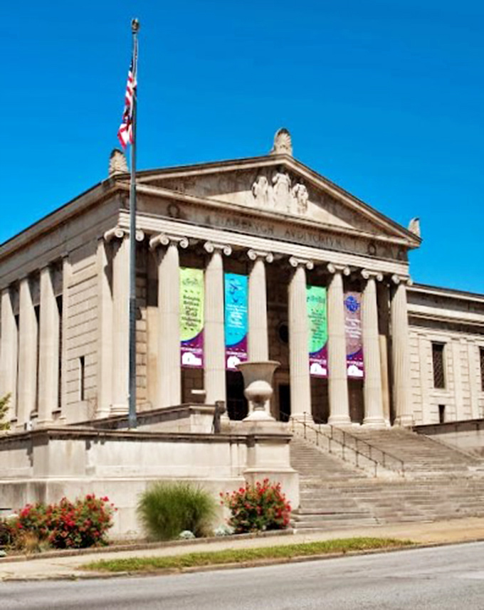Stambaugh Auditorium stands regally with its columns, looking like it's waiting for someone to film the Ohio version of "Lincoln" on its impressive steps.