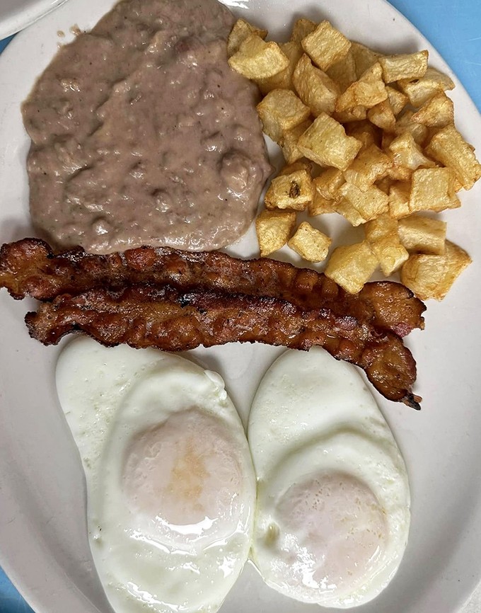 The breakfast of champions – where eggs, bacon, and refried beans create the kind of morning fuel that powers Texas.