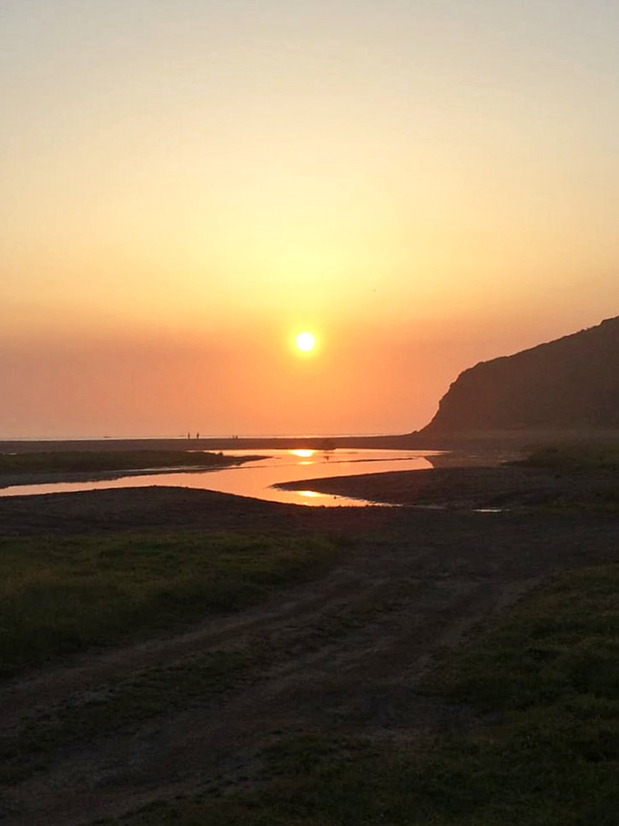 Sunsets here don't need Instagram filters. Mother Nature's end-of-day light show puts Hollywood special effects to shame.