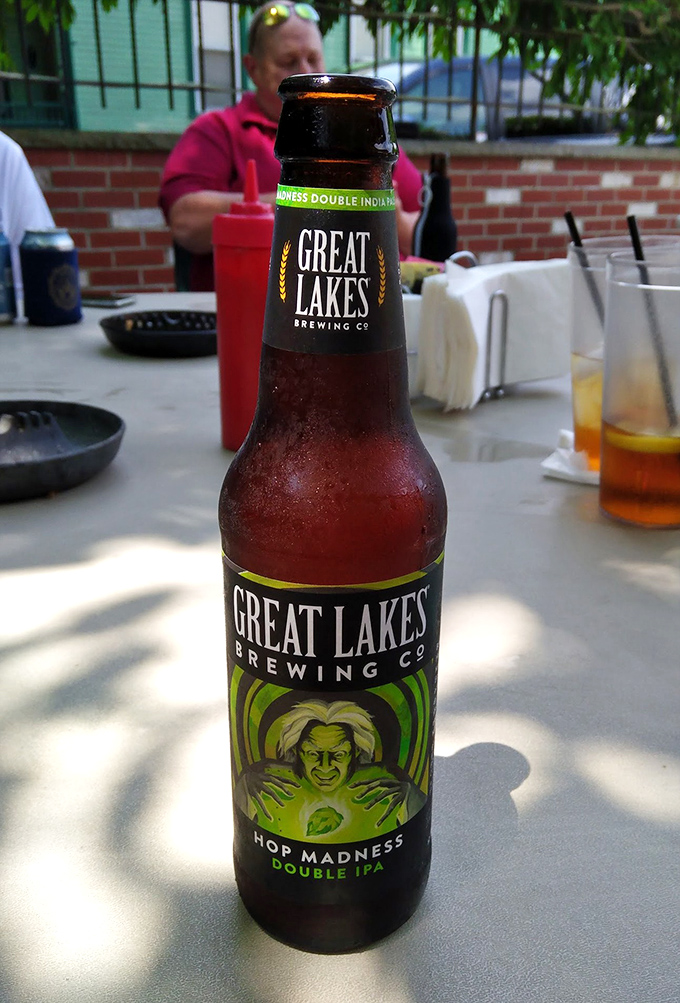Nothing complements tavern fare like a cold Great Lakes brew&mdash;the Midwest's liquid answer to coastal snobbery, with flavor that stands up to anything.
