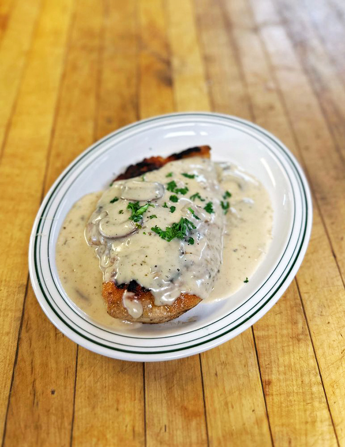 Chicken Marsala that doesn't just sit on the plate&mdash;it performs, with mushrooms and peppers playing delicious supporting roles in this classic dish.