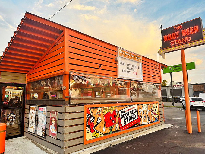 This is what dinner and a show looked like before Netflix &ndash; and honestly, it's still better entertainment.