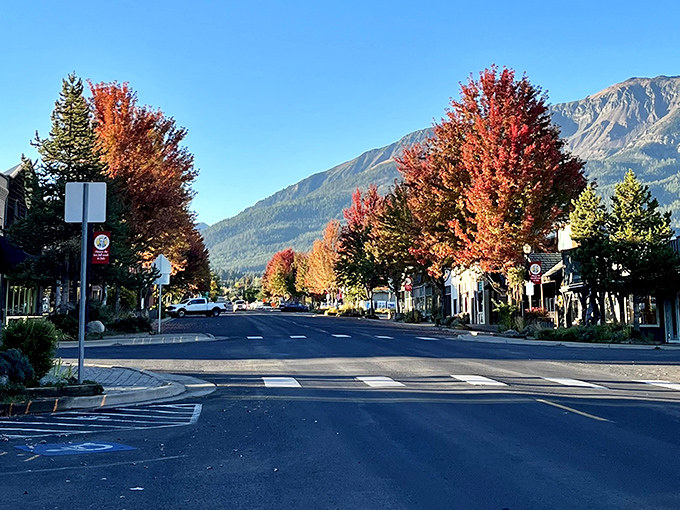 Fall in Joseph paints the town in colors that would make Vermont jealous. Those trees are showing off!