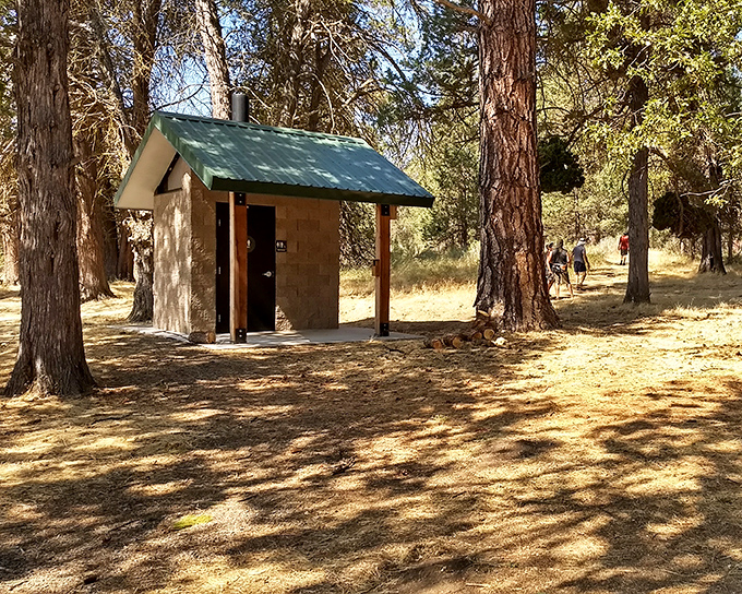 The world's most scenic pit stop. Even the necessary facilities at Ahjumawi seem determined to blend harmoniously with their surroundings.