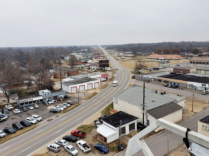 Main thoroughfares connect neighborhoods to essential services with minimal congestion &ndash; rush hour here lasts approximately seven minutes.