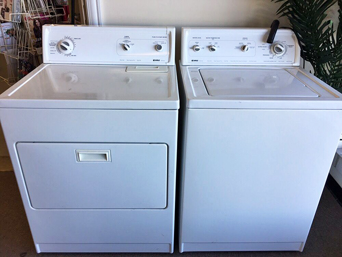 This washer-dryer duo is ready for its second act in someone's laundry room drama. Clean clothes, clean conscience, clean savings.