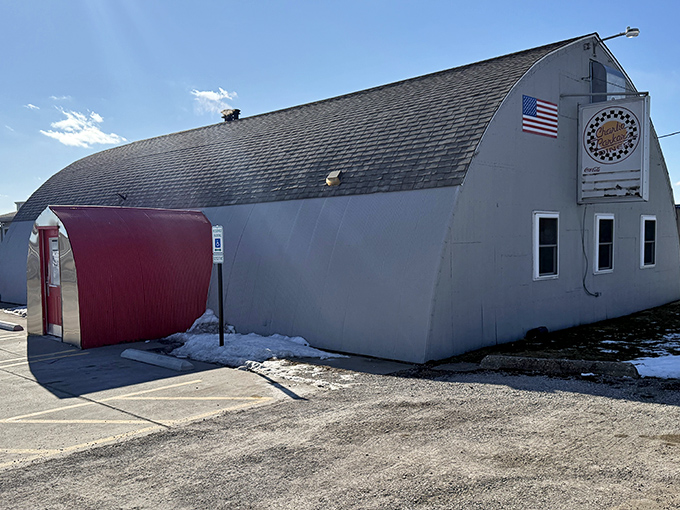 Charlie Parker's unique Quonset hut design stands out like a silver spaceship that landed with cargo of pancakes. Possibly the most distinctive diner building in Illinois.