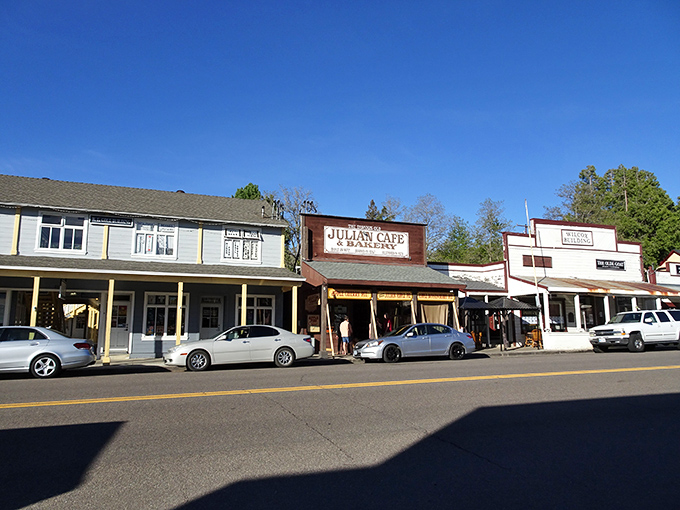 Julian's main street looks frozen in time, with wooden sidewalks and historic storefronts. Apple pie scent not pictured, but trust me, it's there!