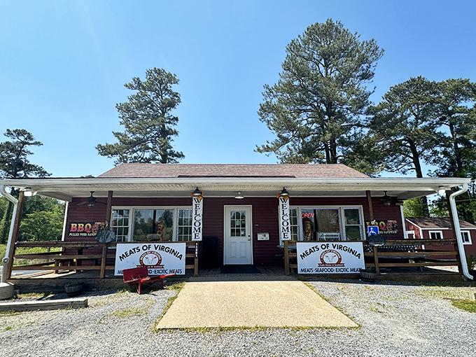 That giant ham-shaped sign isn't subtle, but neither are the flavors inside. Virginia ham finally gets the monument it deserves.