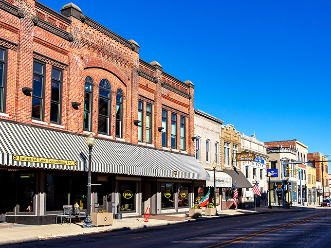 New Castle's courthouse square feels like stepping into a time capsule where basketball dreams still echo.
