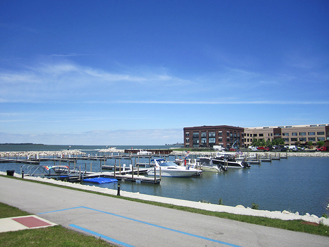 Sandusky's marina offers waterfront living without the waterfront prices. Those boats may look fancy, but the nearby apartments won't sink your budget!