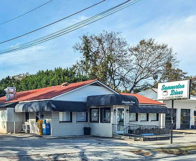 Summerton Diner's classic small-town charm comes with a side of biscuits that would make your grandmother both proud and jealous.