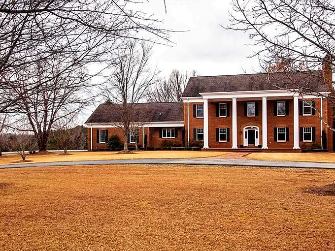 Sunset's lakeside homes remind us that sometimes the best luxury is simply a great view and clean mountain air.
