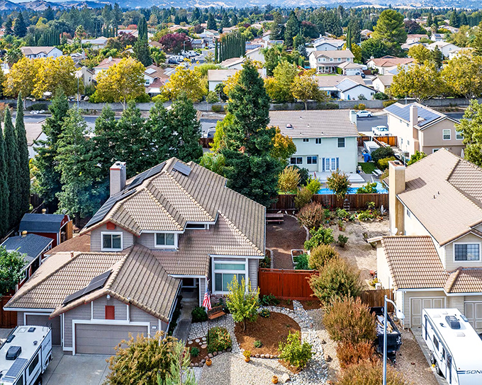 Vacaville's neighborhoods showcase California living at its most accessible – where suburban comfort meets budget-friendly reality.