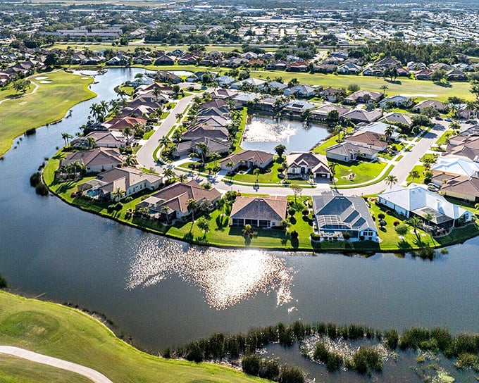 Peaceful lakeside homes in a well-planned neighborhood, where mornings start with tranquil water views and evenings bring calm reflections. A perfect blend of nature and comfort.