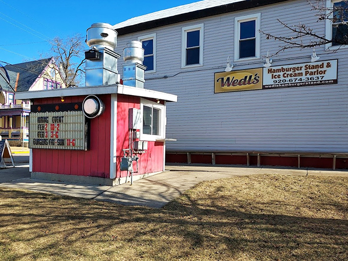 Wedl's tiny red stand has been serving big burger flavors since before many of today's fancy restaurants were even imagined.