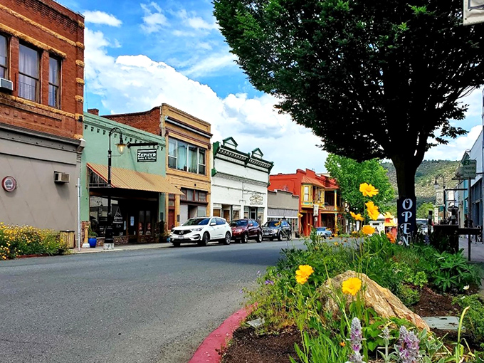 Yreka's colorful Victorian-era buildings bring Gold Rush history to life in a town where your retirement gold goes further.