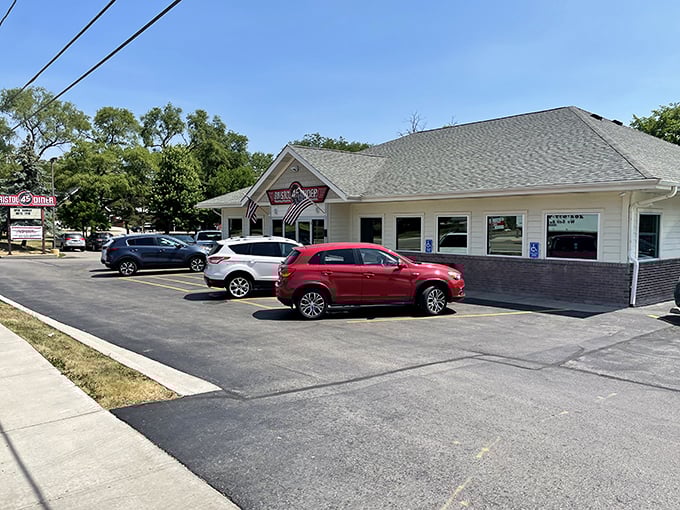 Bristol 45 Diner: The kind of place where the parking lot fills up early and the hash browns are worth setting your alarm for.