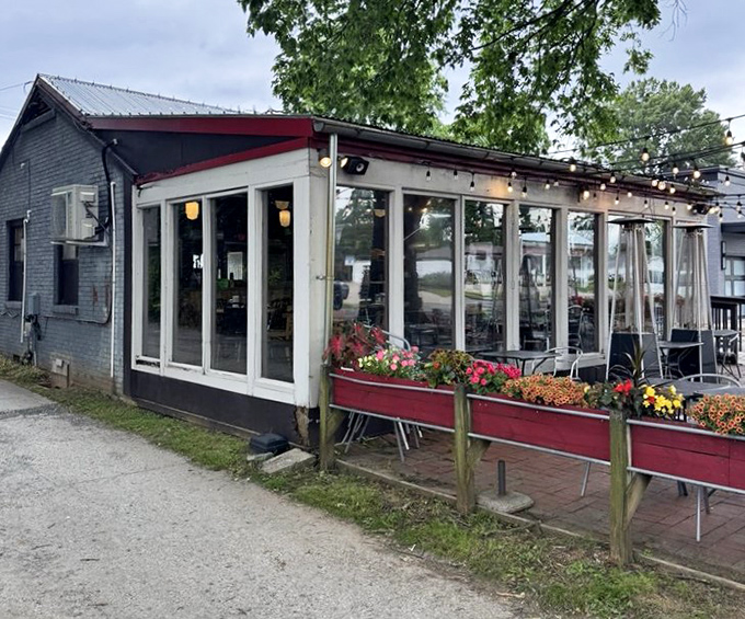 This converted house serves up burgers that make you feel right at home &ndash; if your home had an incredible chef.