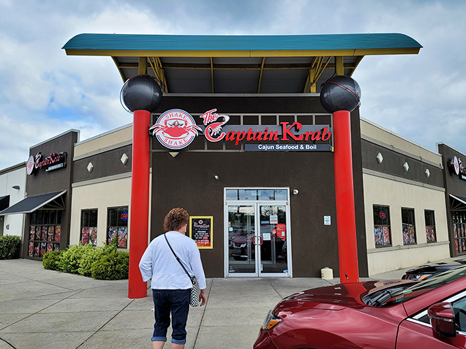 The modern fa&ccedil;ade of Captain Krab houses Cajun seafood magic that would make New Orleans proud.