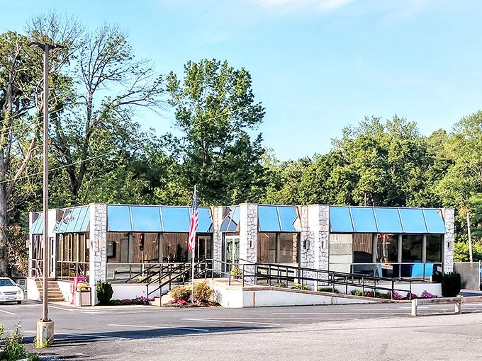 City Star's clean lines and bright exterior promise a fresh take on diner classics. This Manheim gem proves comfort food can come in contemporary packages.