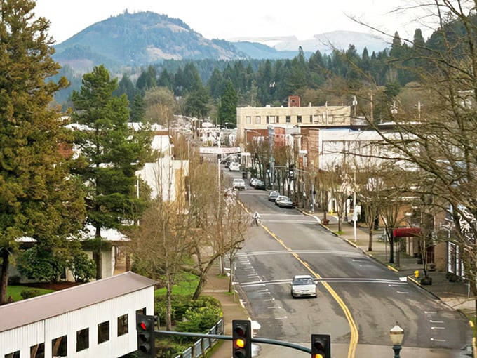No wonder filmmakers love Cottage Grove&mdash;those autumn colors and charming buildings are pure visual poetry.