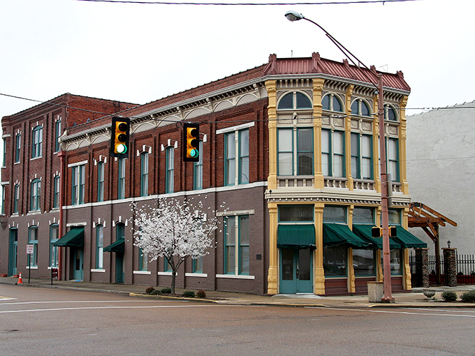 This historic corner building in Dyersburg has witnessed a century of commerce. That curved window detail is architectural eye candy!