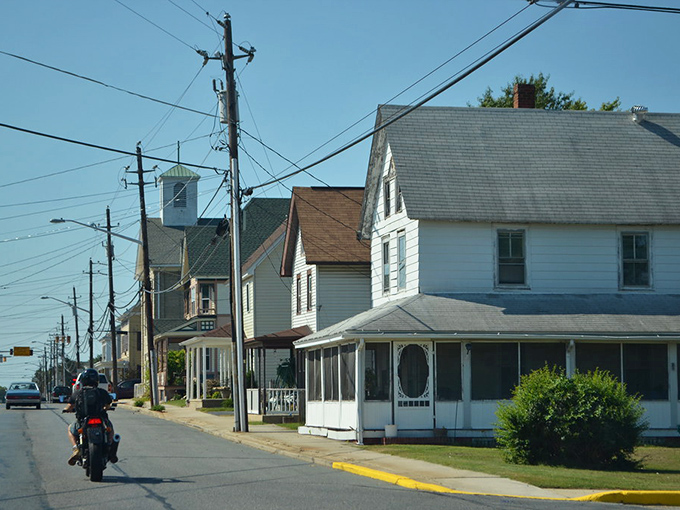 Small-town Felton offers picture-perfect simplicity with its classic homes and quiet streets. The kind of place where porch sitting qualifies as entertainment!