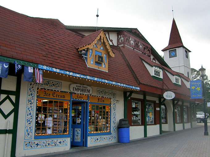 Ice cream and whimsy in perfect harmony! Helen's colorful storefronts invite you to indulge your inner child and your sweet tooth simultaneously.