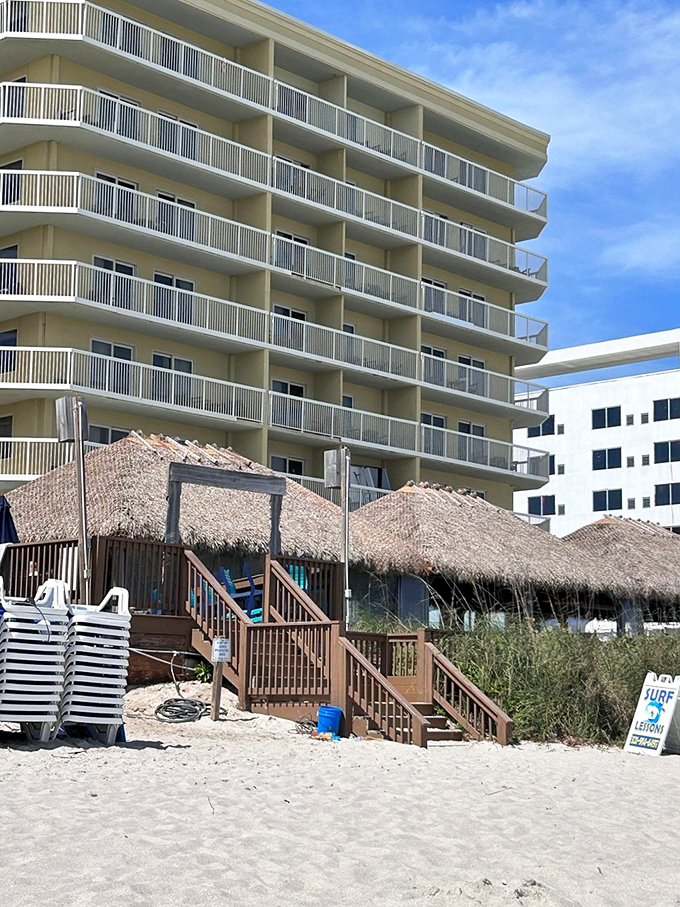 Ocean breezes, surfers in the distance, and fresh seafood on your plate – Longboards delivers the Florida beach experience we all dream about.