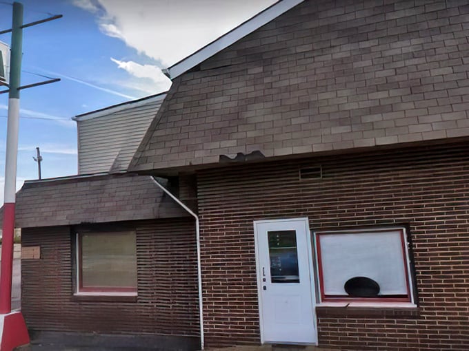 No fancy storefront needed when your pizza has this kind of reputation. Plaza Pizza lets its legendary flavors do all the talking.