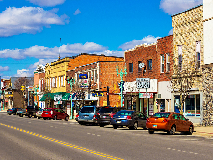 Main Street America lives on in Sandusky where colorful storefronts welcome retirees with open arms and open wallets.