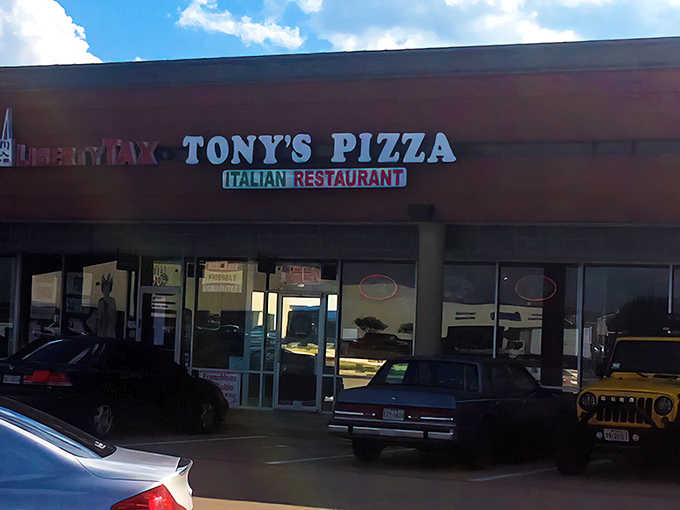 No frills, all flavor! Tony's modest storefront hides Fort Worth's answer to the eternal question: "Where can I find pizza like they make back East?"