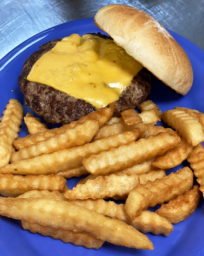 Even the cheeseburger gets the royal treatment. When a seafood joint nails a burger, you know they're serious about everything.