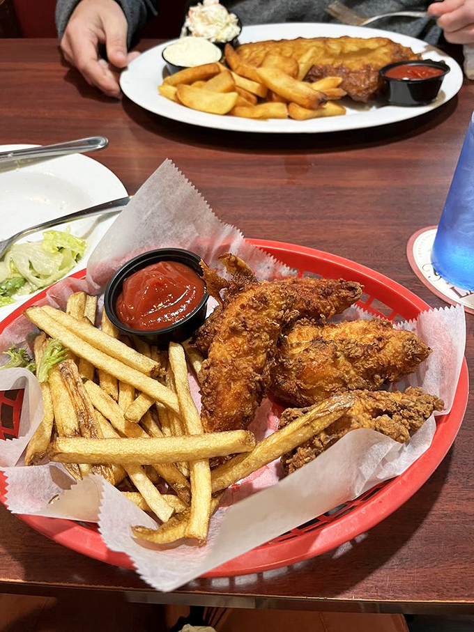 Chicken tenders that actually taste like chicken &ndash; what a concept! Paired with fries that clearly never met a freezer bag.