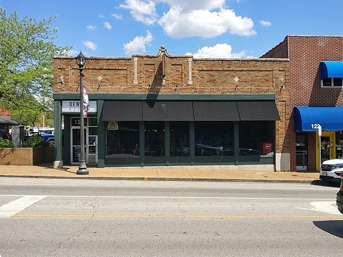 Dewey's Pizza exemplifies downtown Kirkwood's perfect blend&mdash;historic brick exterior, contemporary offerings inside. Just like the town itself.
