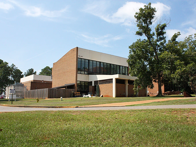 Georgia Southwestern State's Fine Arts Building brings modern architecture to this historic town. Even concrete can look inviting when surrounded by Georgia's lush greenery.