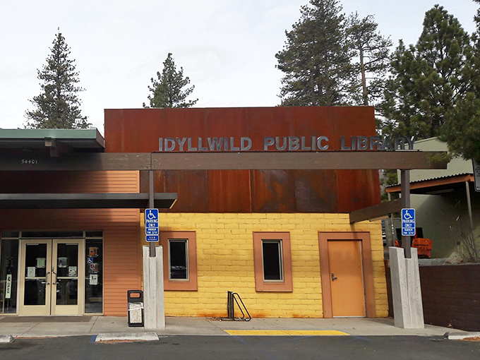 The Idyllwild Library &ndash; where mountain folks prove that reading hasn't gone out of style. That rust-colored facade is practically begging you to come browse.