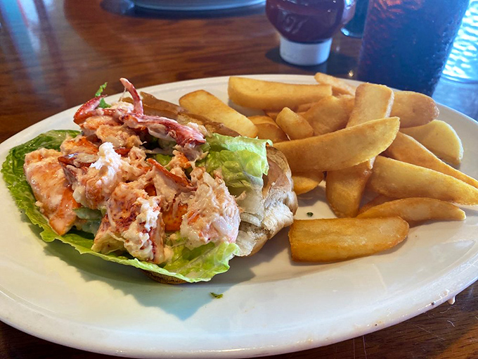 The lobster roll&mdash;New England's gift to the world&mdash;finds a sunny retirement home in Florida. Sweet meat, buttery roll, zero regrets.