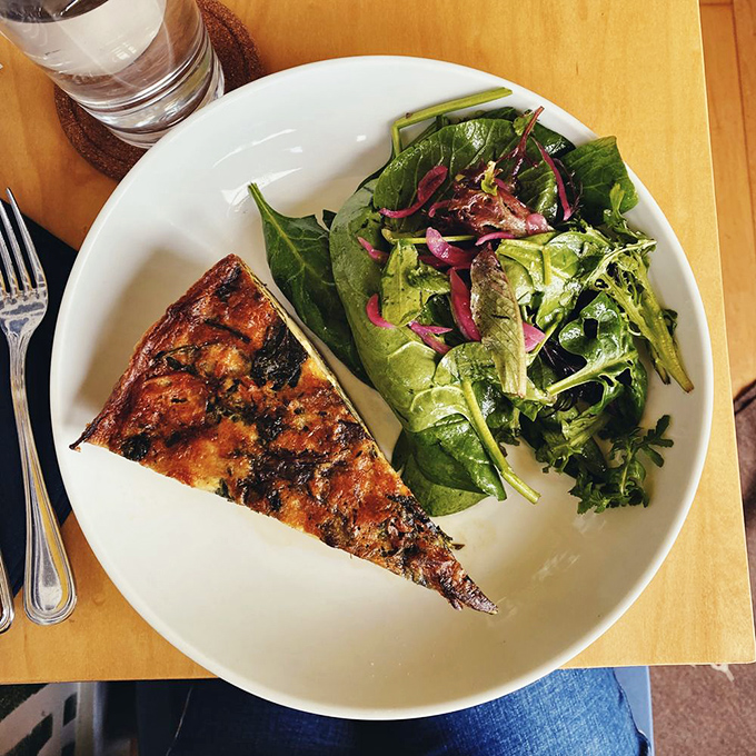 This frittata slice and salad combo proves that "healthy choice" and "delicious choice" aren't mutually exclusive concepts after all.